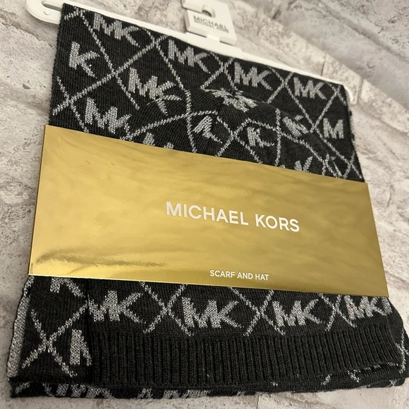 MICHAEL Michael Kors | Accessories | Nwt Michael Kors Silver Scarf And ...